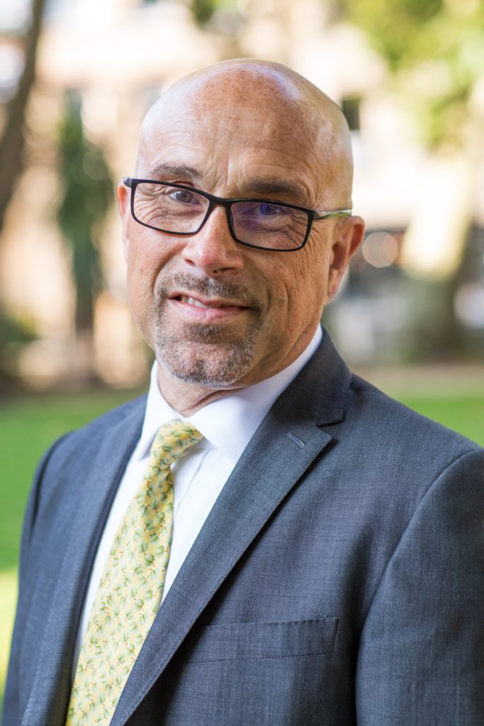 Biography - Jon Huggett : Jon Huggett